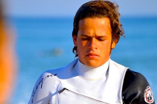 Brando Pacitto di "Braccialetti Rossi" fa surf alle Barbados