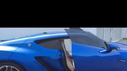 Elettra Lamborghini hot con un gelato: "Il nuovo uccello"