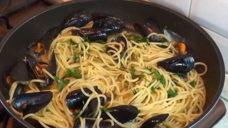 Tigres spanish style stuffed mussels: a popular seafood tapas dish ...
