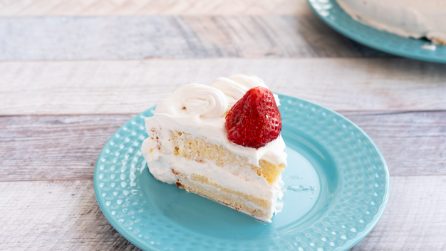 Guava Duff – Bahamian Steamed Pudding with Rum Sauce | Cookist.com