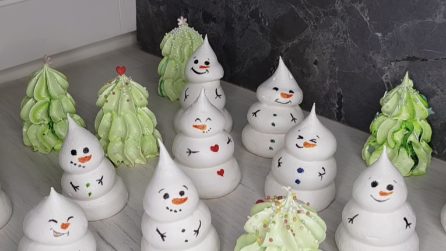 Christmas filled roll with fluffy snowmen: beautiful, colored and ...