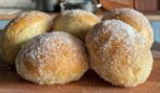 Mini fried donuts: the recipe to make them fluffy and delicious